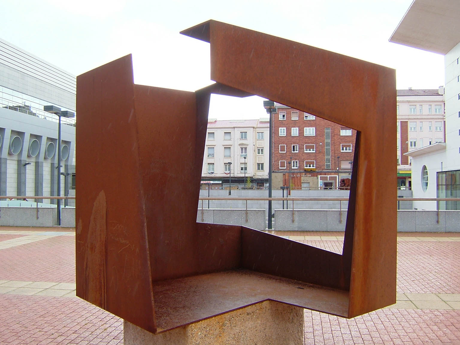 La exposición 'Oteiza a Escala' desembarca en la Ciudadela de Pamplona