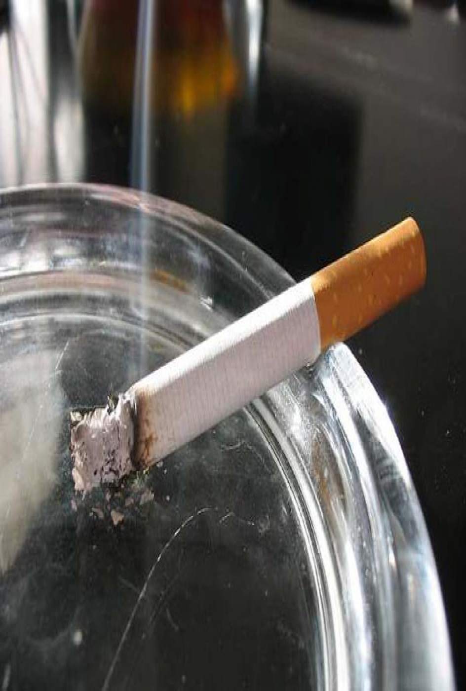 La UE implantará cigarrillos que se 'apagan solos' para evitar las ...