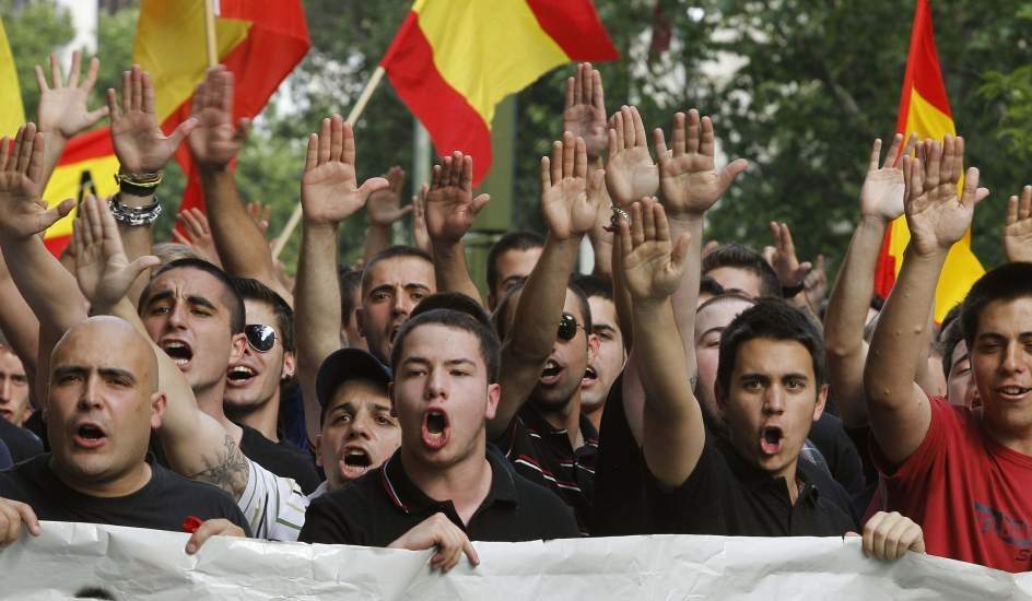 Main types in these Spanish falangists - Page 2