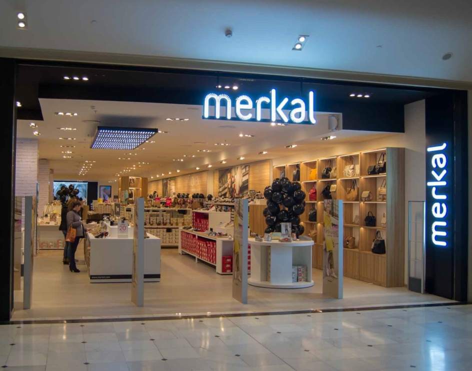 La tienda de calzados Merkal se inaugura en Vallsur - 20minutos.es