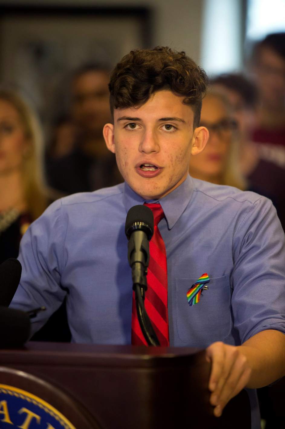 Así es Alfonso Calderón, el joven español que sobrevivió al tiroteo y ...