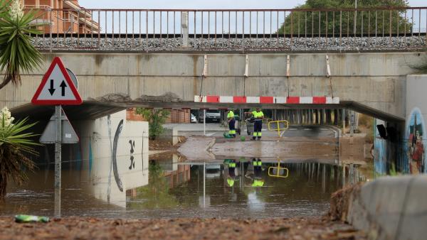 Las fuertes tormentas dejan inundaciones y cortes de vías en varias ...